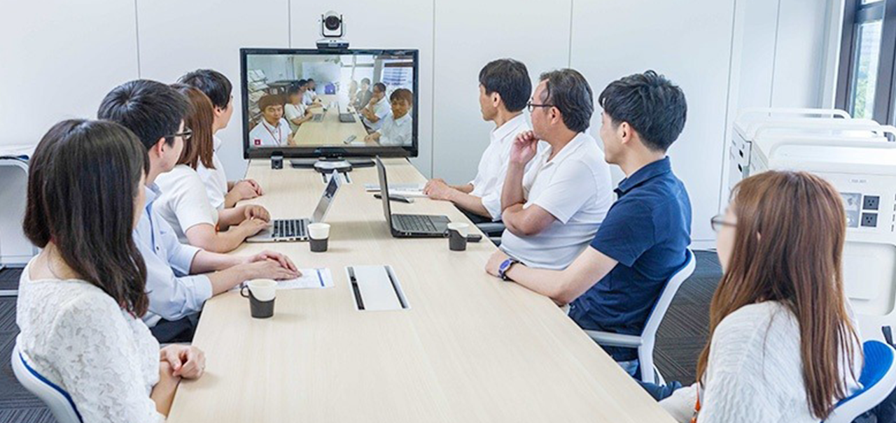 Web会議に最適なカメラとは？選定ポイントとおすすめを徹底解説 | 株式会社ブイキューブ